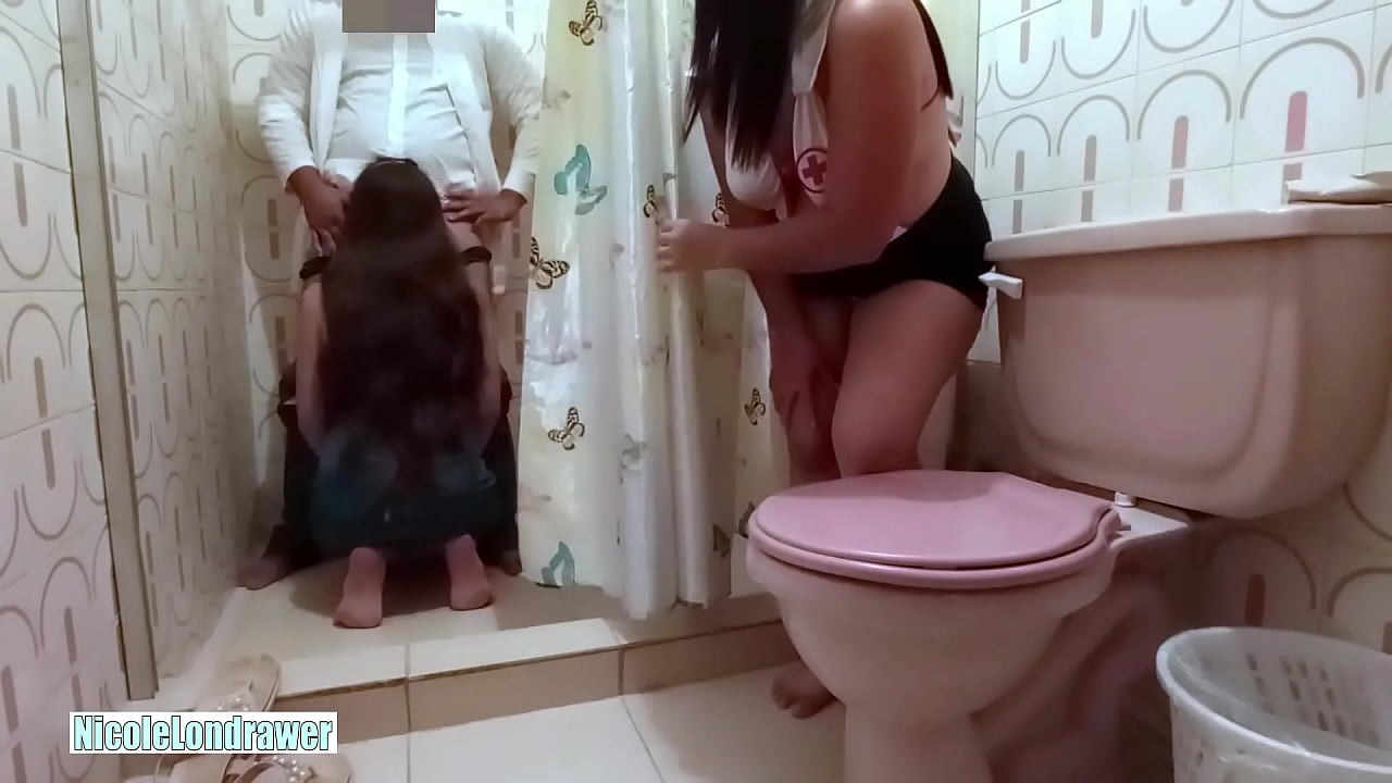 Enfermera Encuentra Al Doctor Follando Con Una Paciente En El Baño Del Hospital And Parte 1