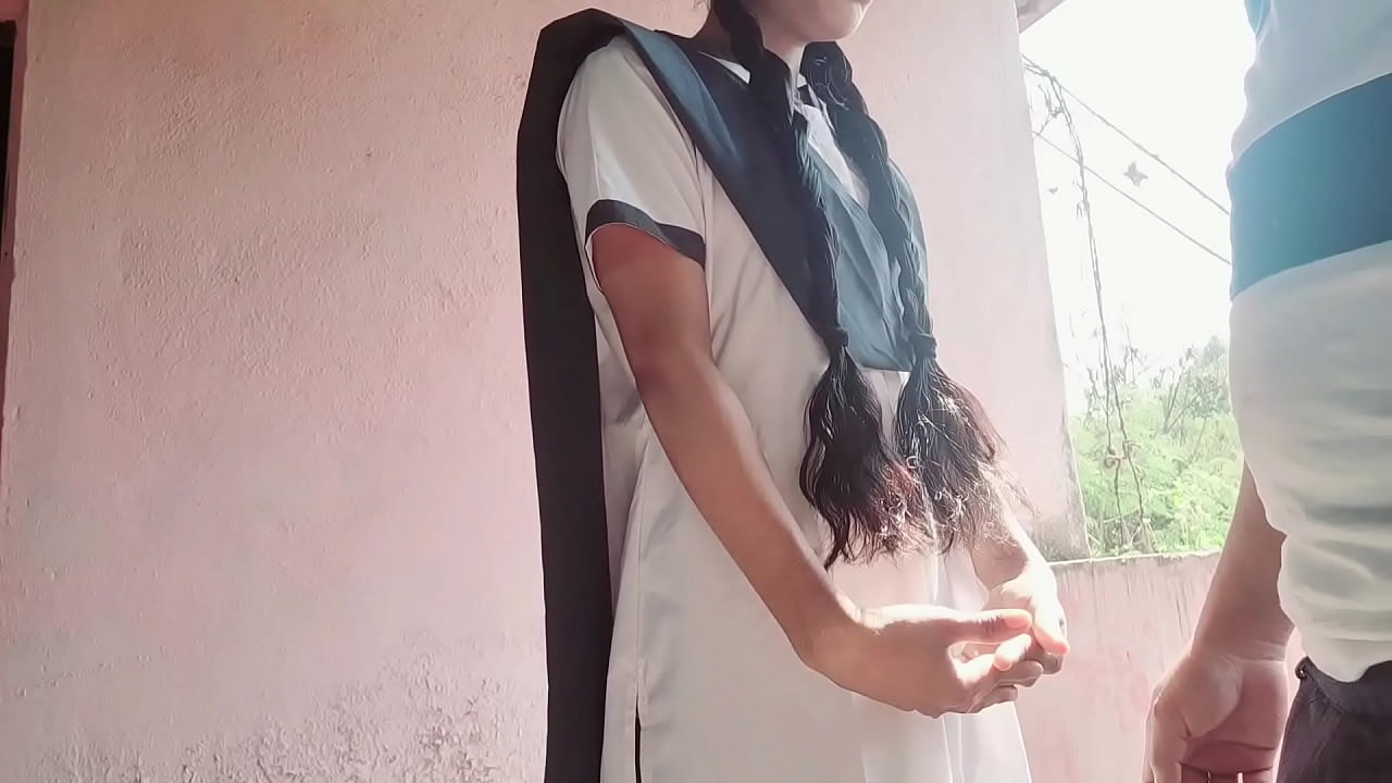इंडियन लड़की को ट्यूशन पढ़ाने वाला सर ने है उसको पेल दिया Xvideos Com